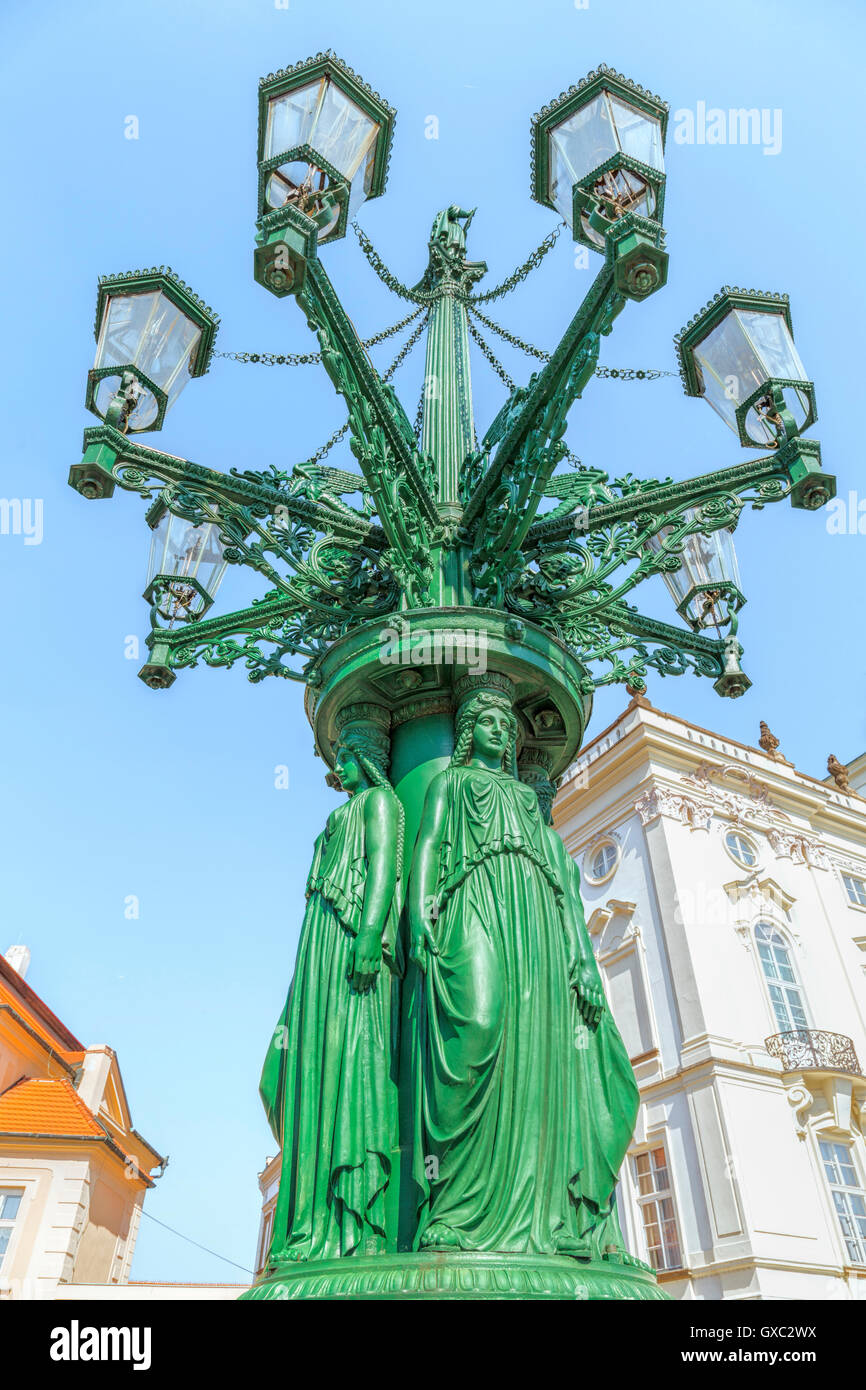 Old fashioned lampposts hi-res stock photography and images - Alamy