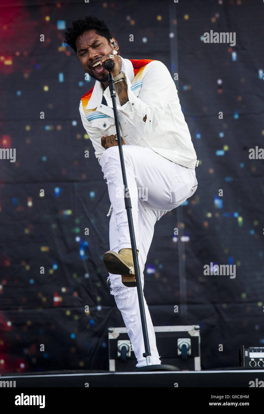 Miguel opens main stage at Wireless Festival with a Bang Featuring ...