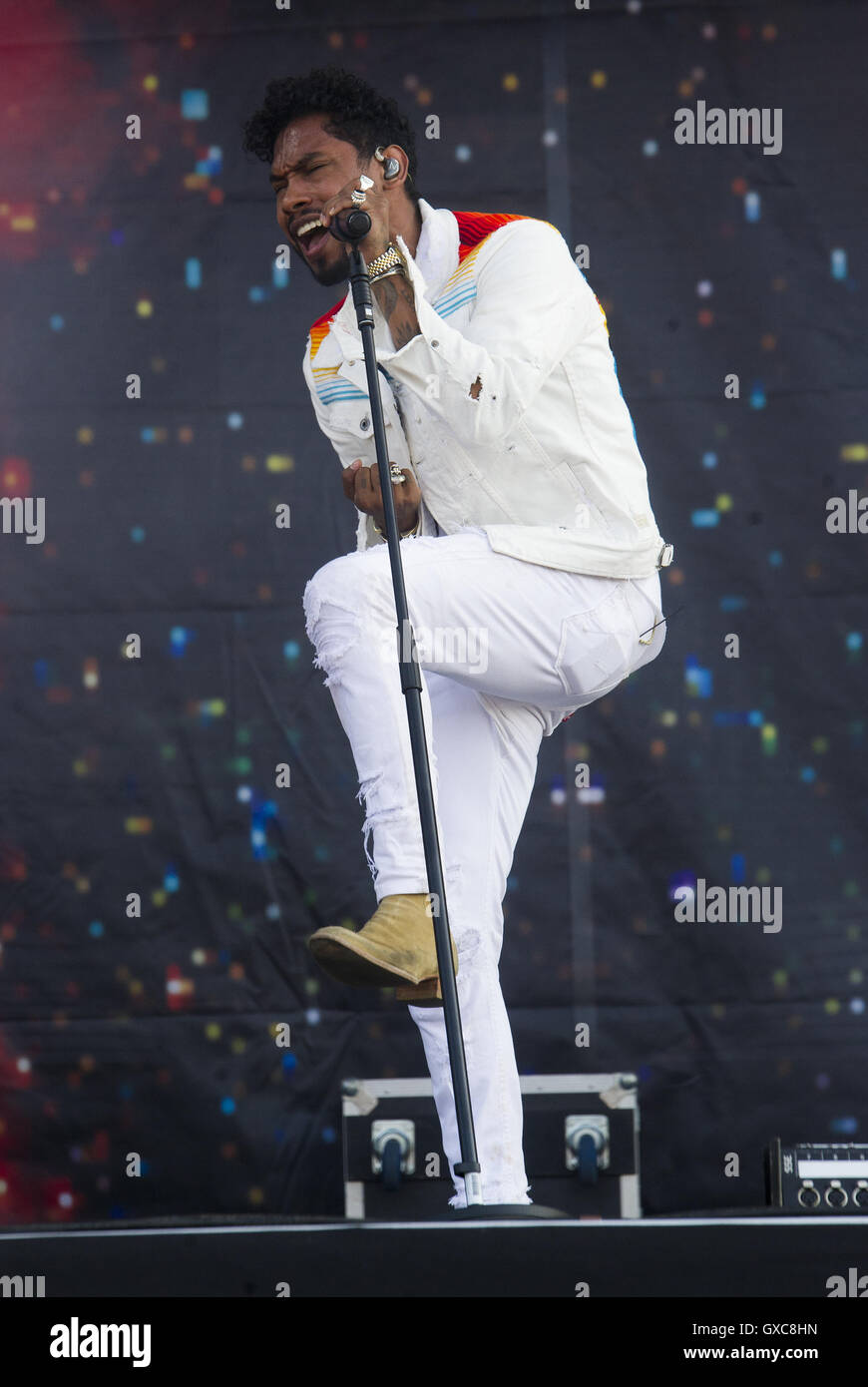 Miguel opens main stage at Wireless Festival with a Bang Featuring ...