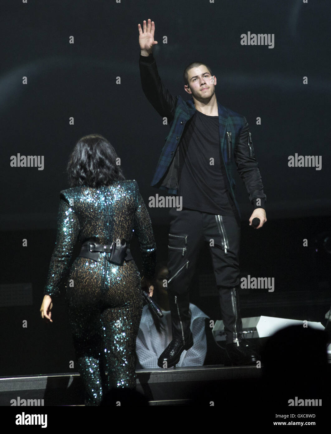 Demi Lovato and Nick Jonas performing on their 2016 Honda Civic Tour ...