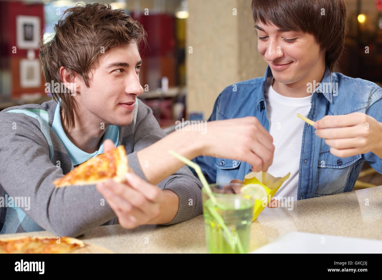 School children fast food hi-res stock photography and images - Alamy