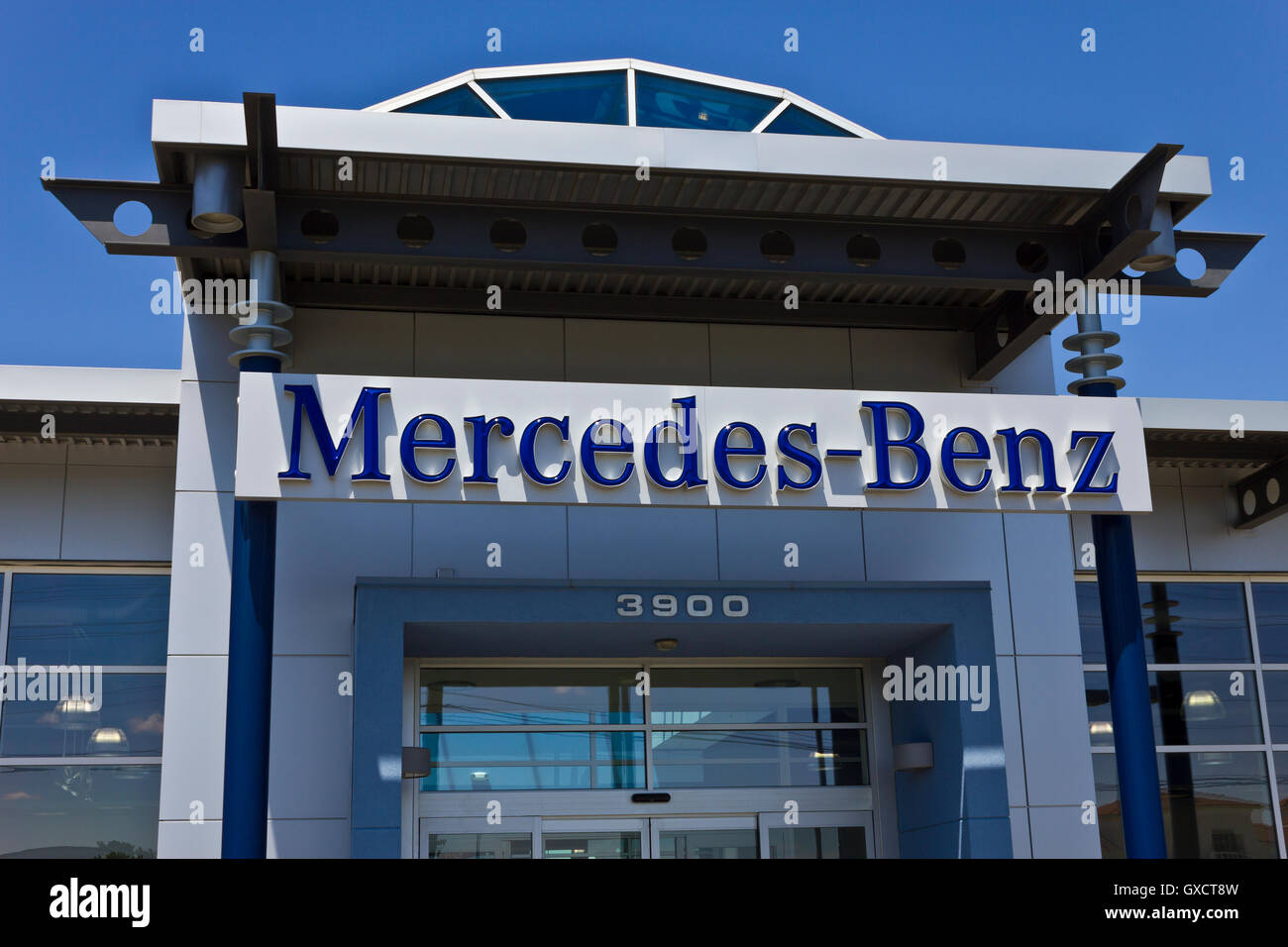 Indianapolis - Circa May 2016: Mercedes-Benz Dealership II Stock Photo ...