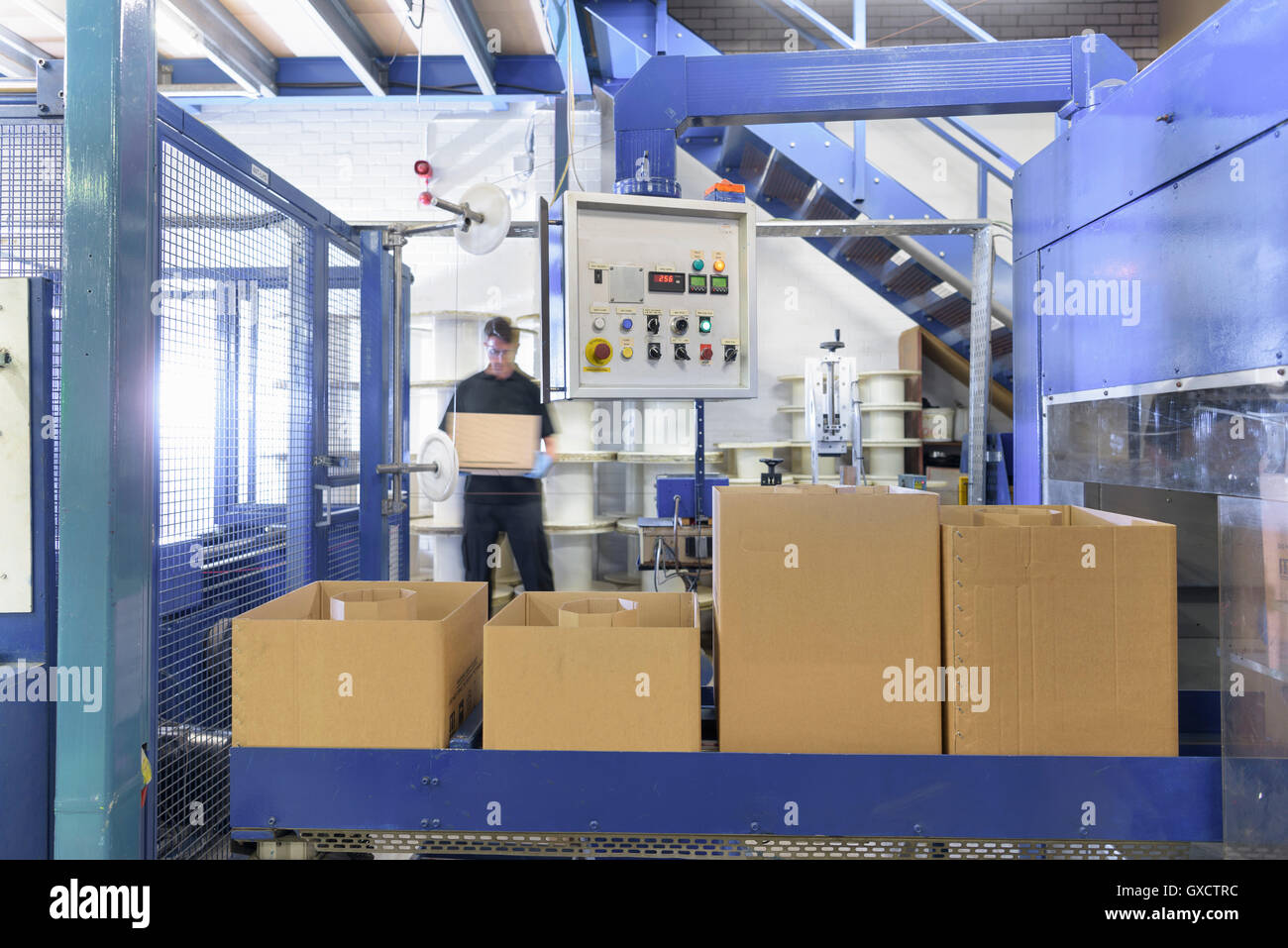 Mid production hi-res stock photography and images - Alamy