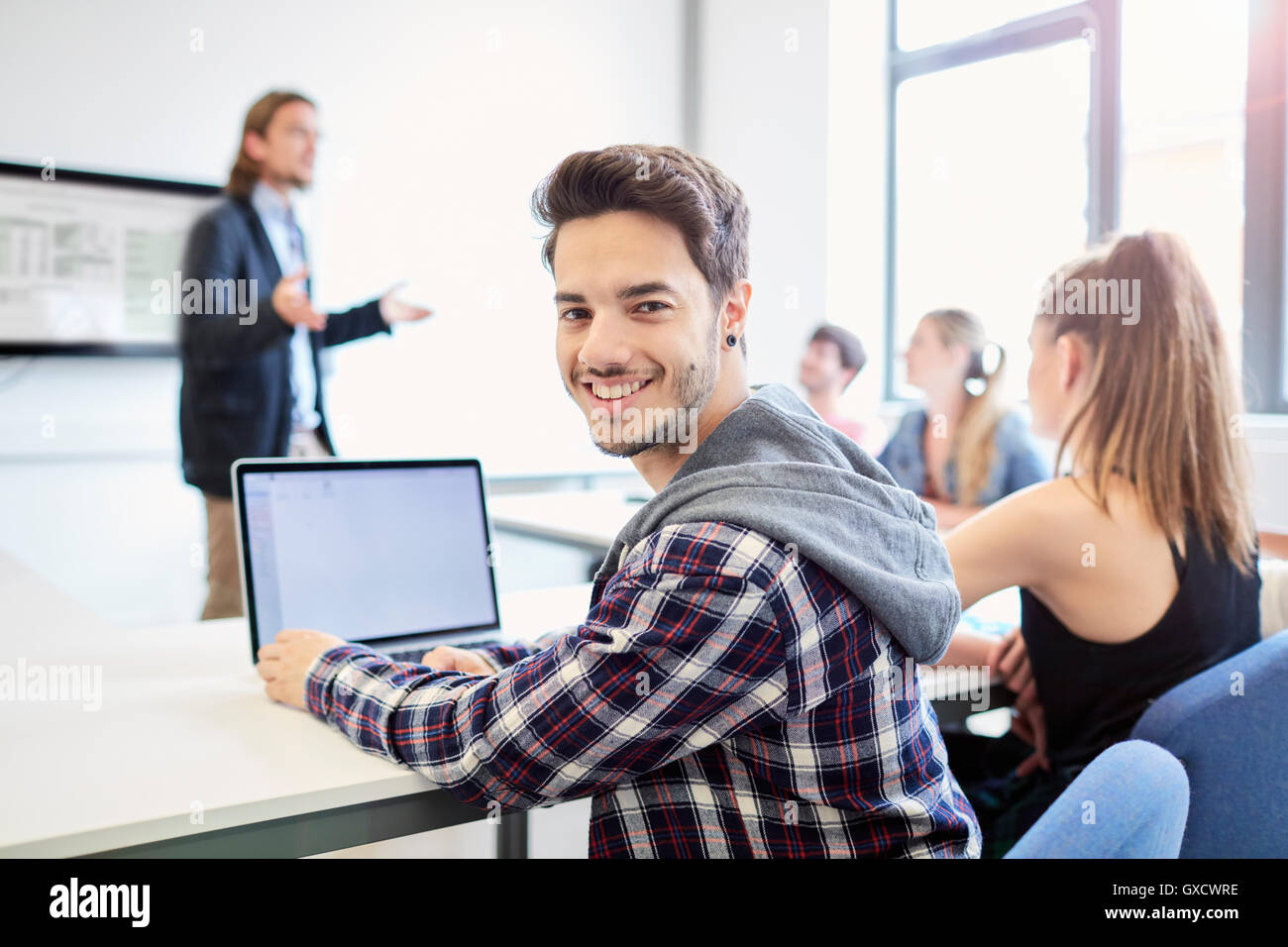 College classroom hi-res stock photography and images - Alamy