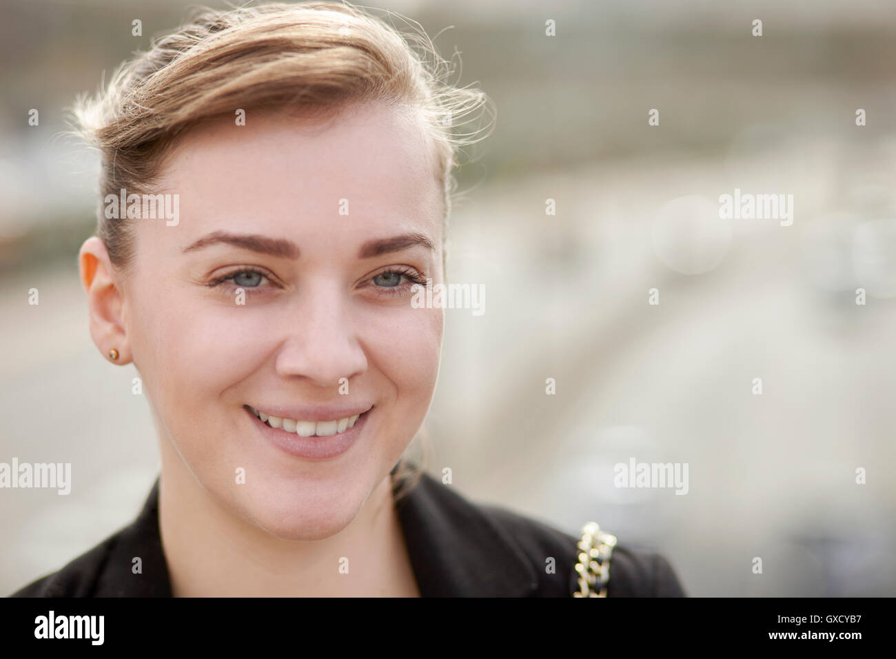Portrait businesswoman and close up hi-res stock photography and images ...