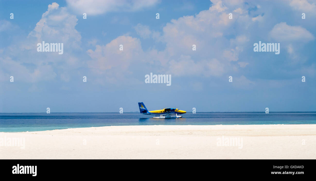 Island hopping maldives hi-res stock photography and images - Alamy