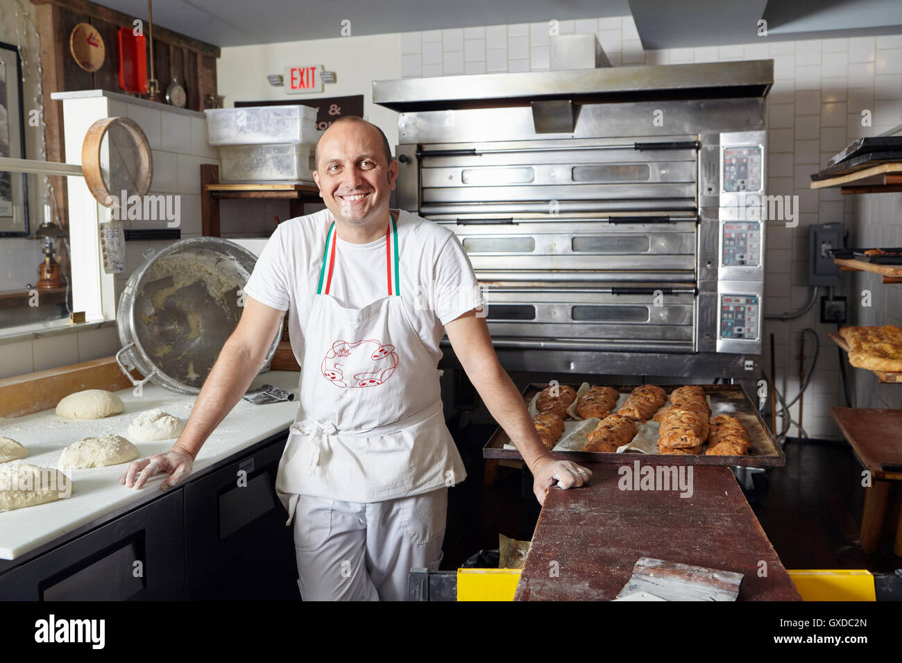 Portrait of baker in bakery Stock Photo - Alamy