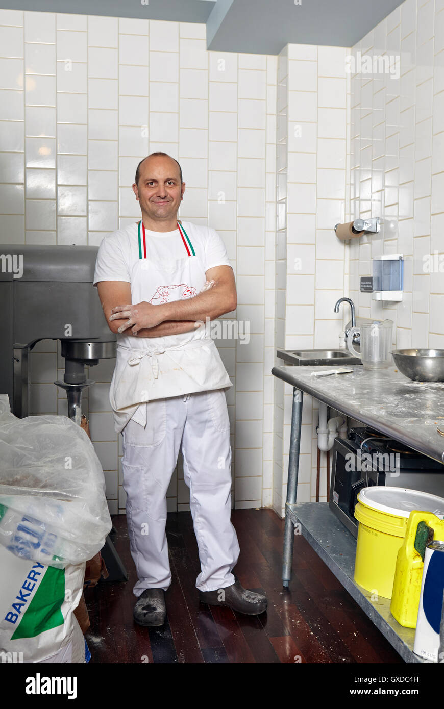 Portrait of baker in bakery Stock Photo - Alamy