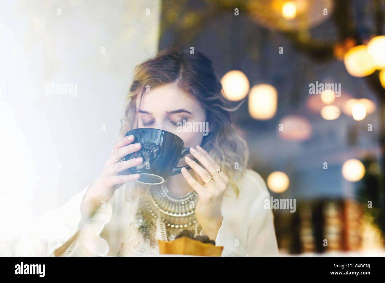 View shop window hi-res stock photography and images - Alamy