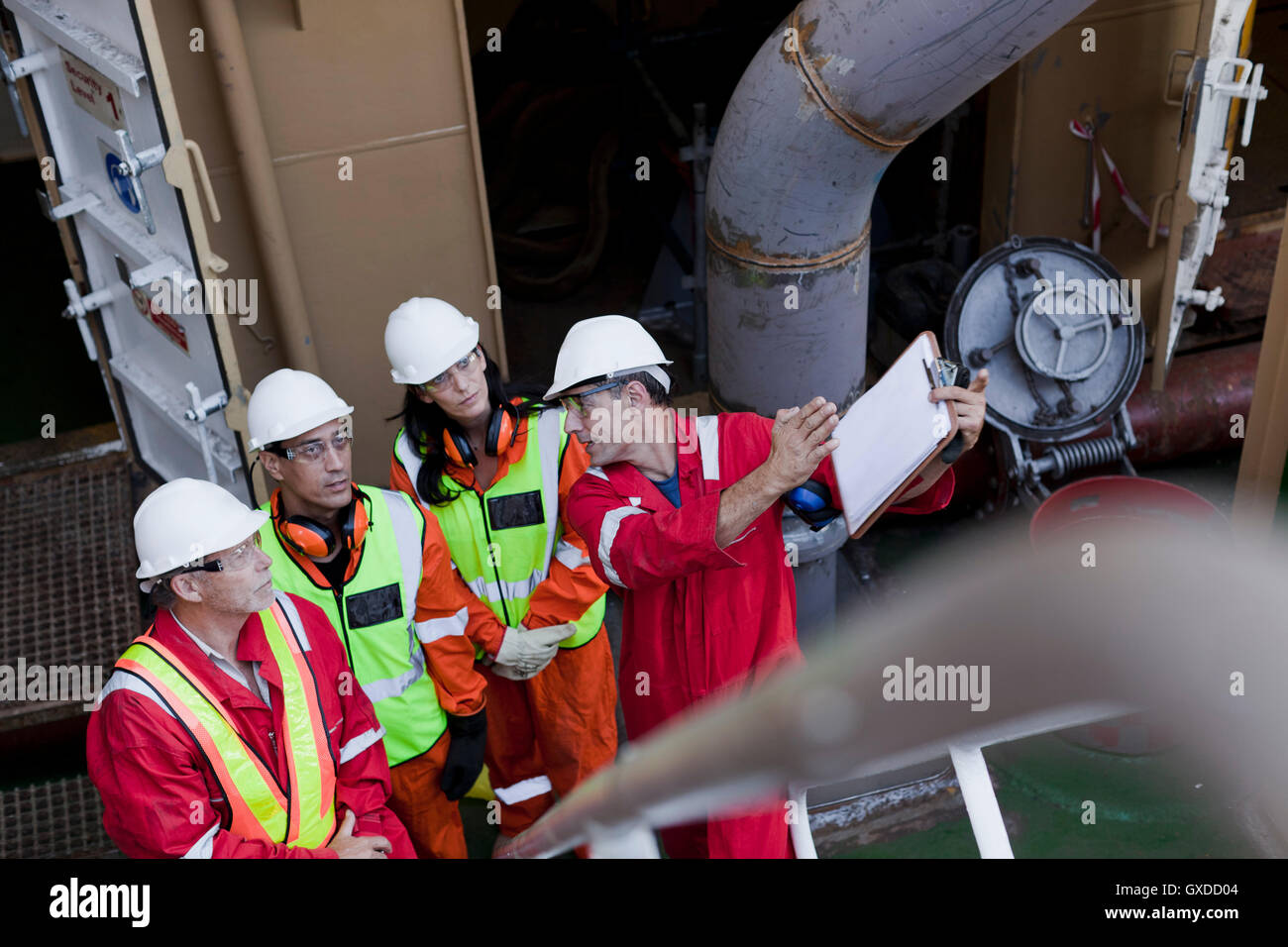 Female engineers africa hi-res stock photography and images - Alamy