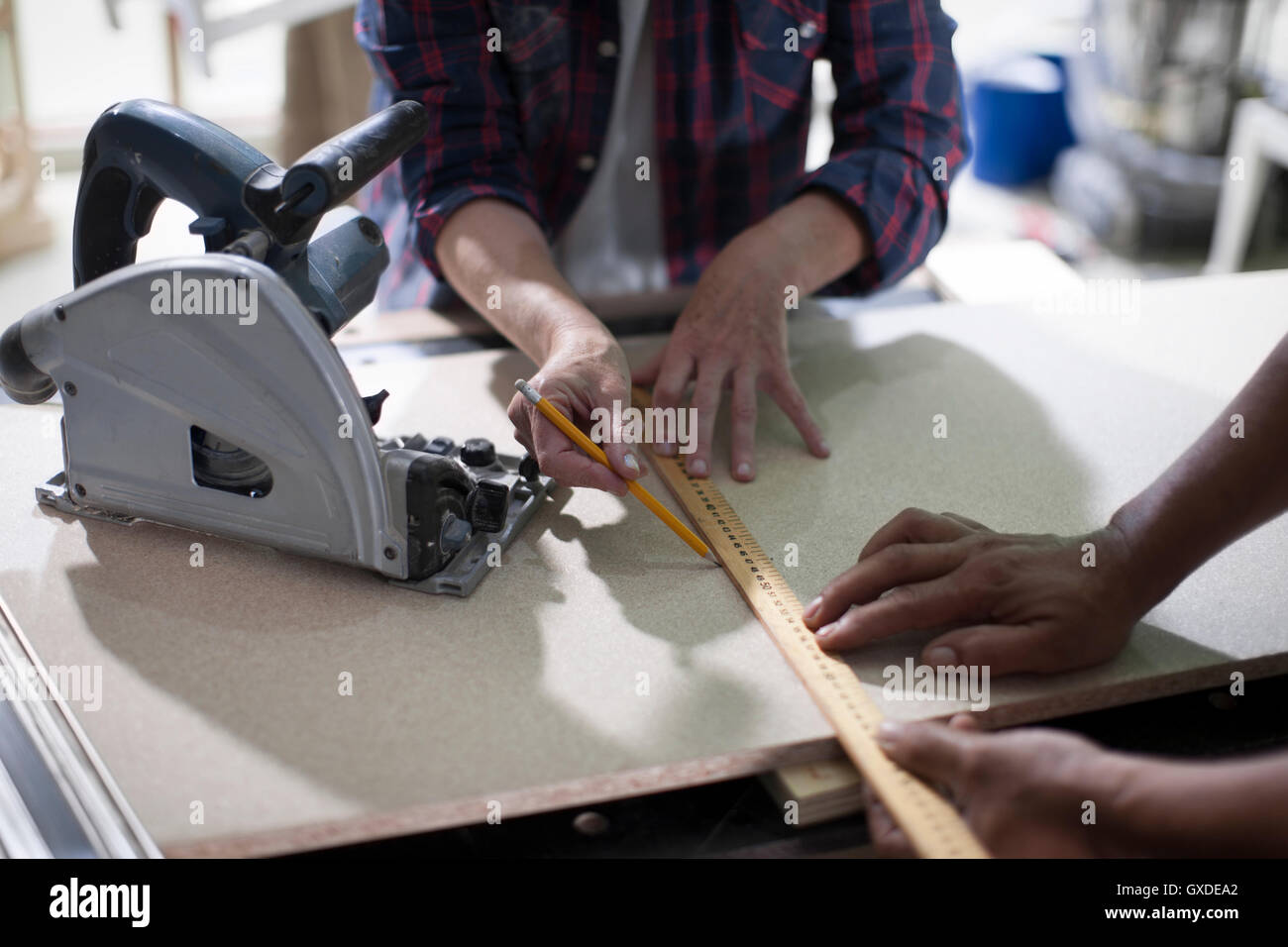 Group carpenters work hi-res stock photography and images - Alamy