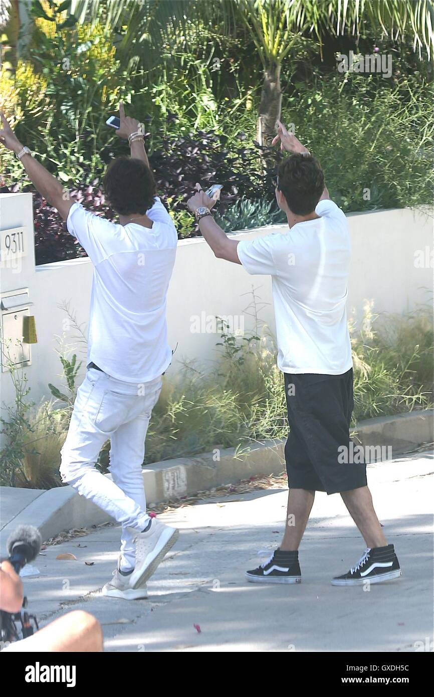 Joey Essex and Jonathan Cheban look for houses in Beverly Hills ...