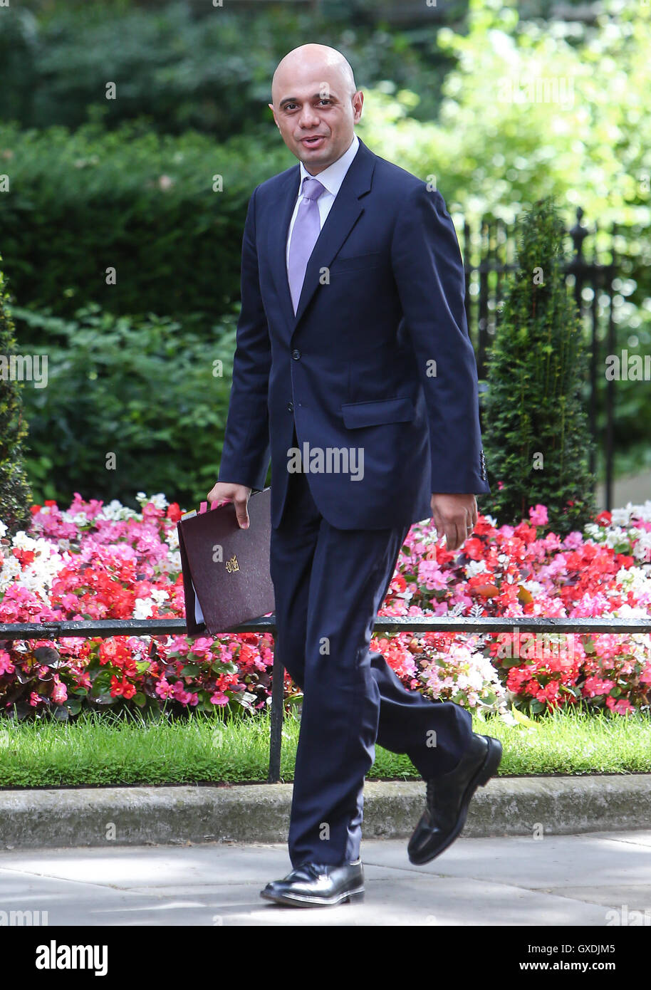 Cabinet members arrive at 10 Downing Street for David Cameron's final ...