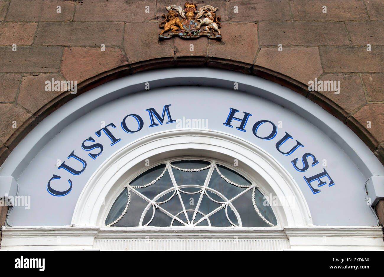 Custom House along the Elizabethan ramparts, Berwick-upon-Tweed ...