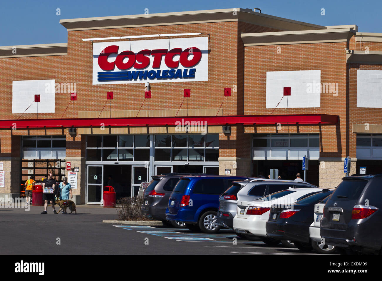 Costco sign hi-res stock photography and images - Alamy
