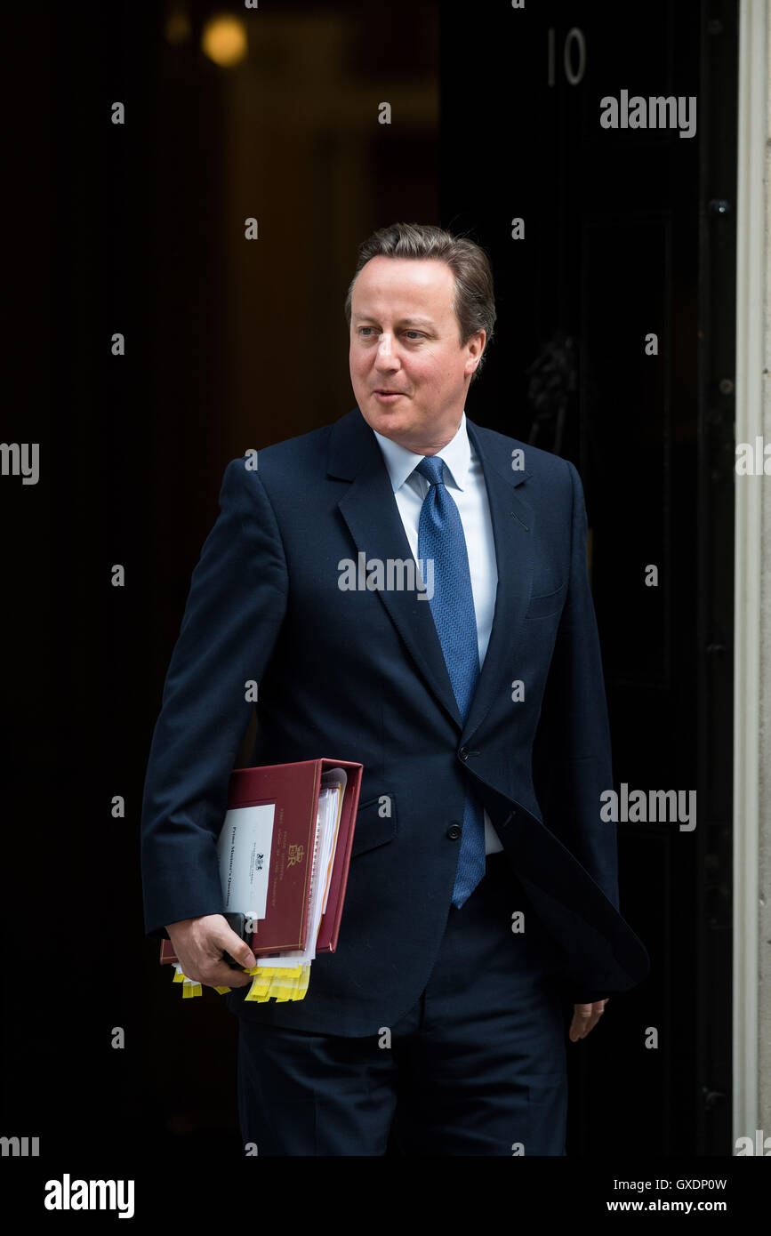David Cameron resigns as Theresa May is appointed new Prime Minister at ...