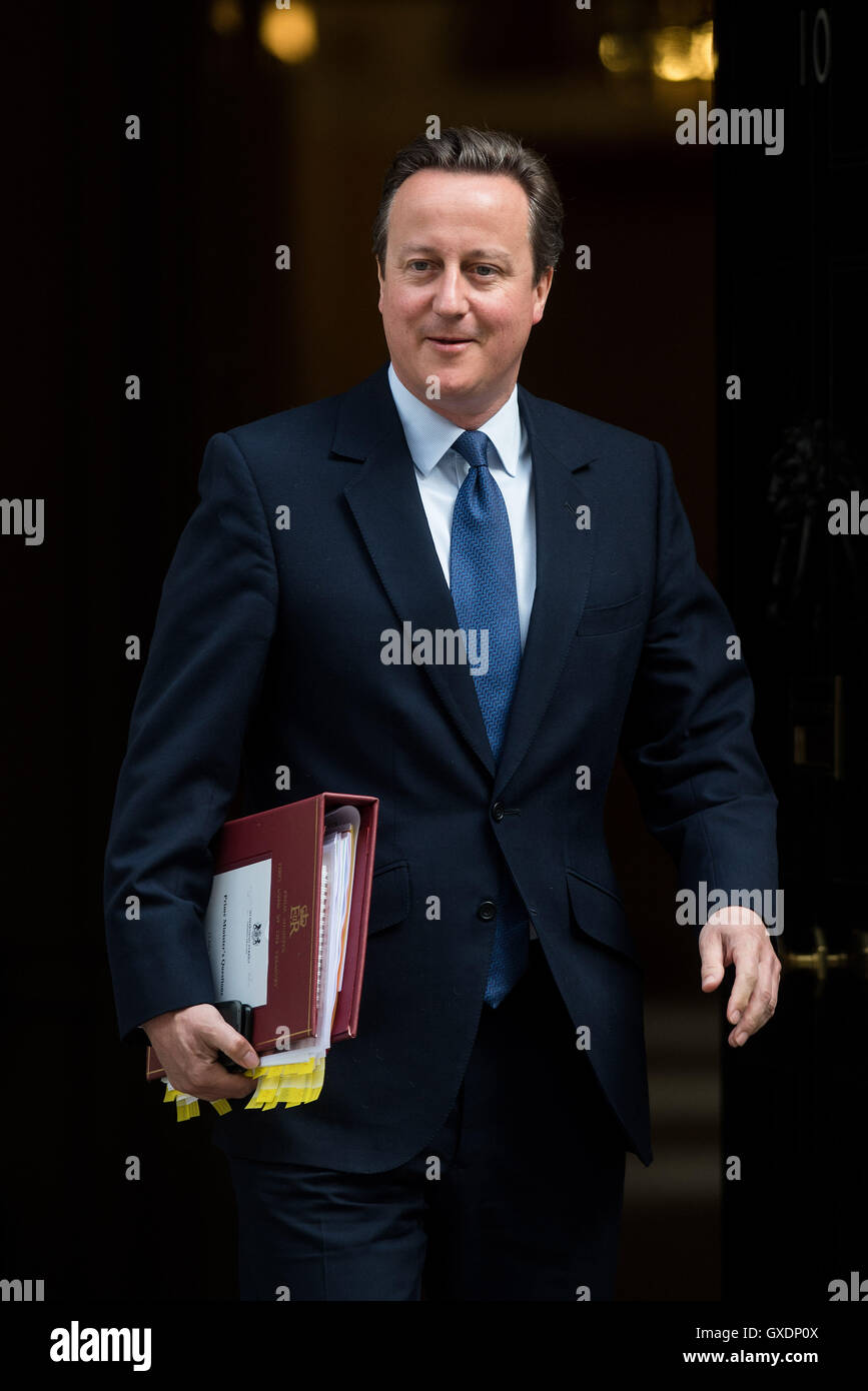 David Cameron resigns as Theresa May is appointed new Prime Minister at ...