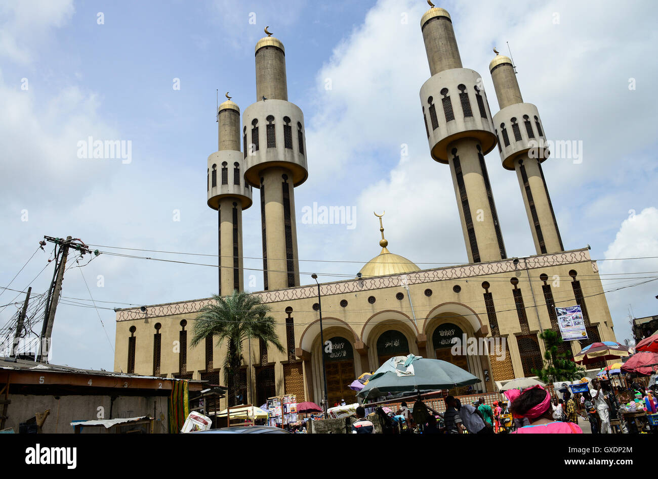 NIGERIA, City Lagos, central mosque and market street Stock Photo - Alamy