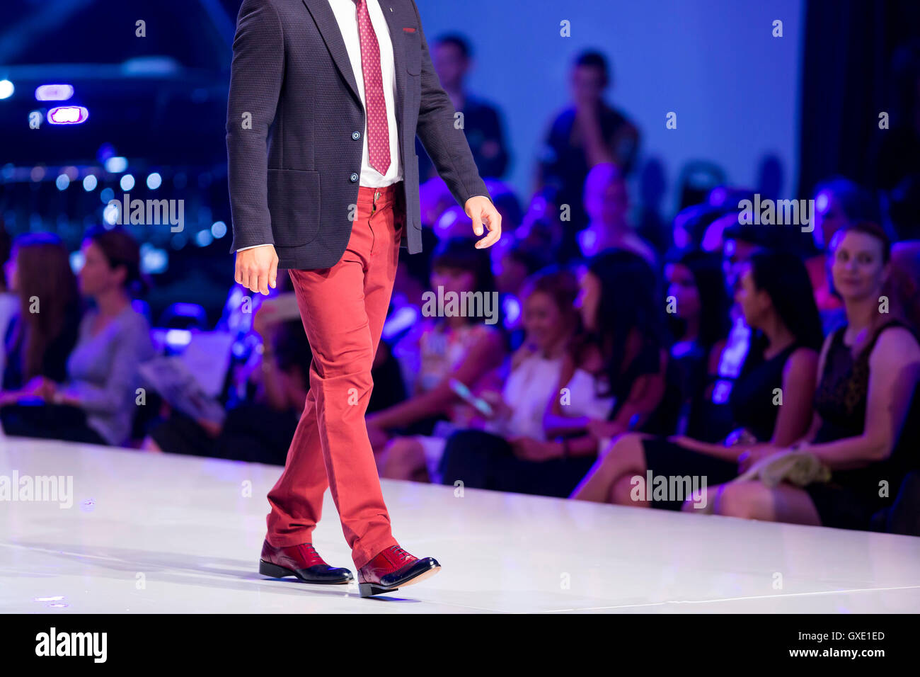 Supermodel catwalk hi-res stock photography and images - Alamy