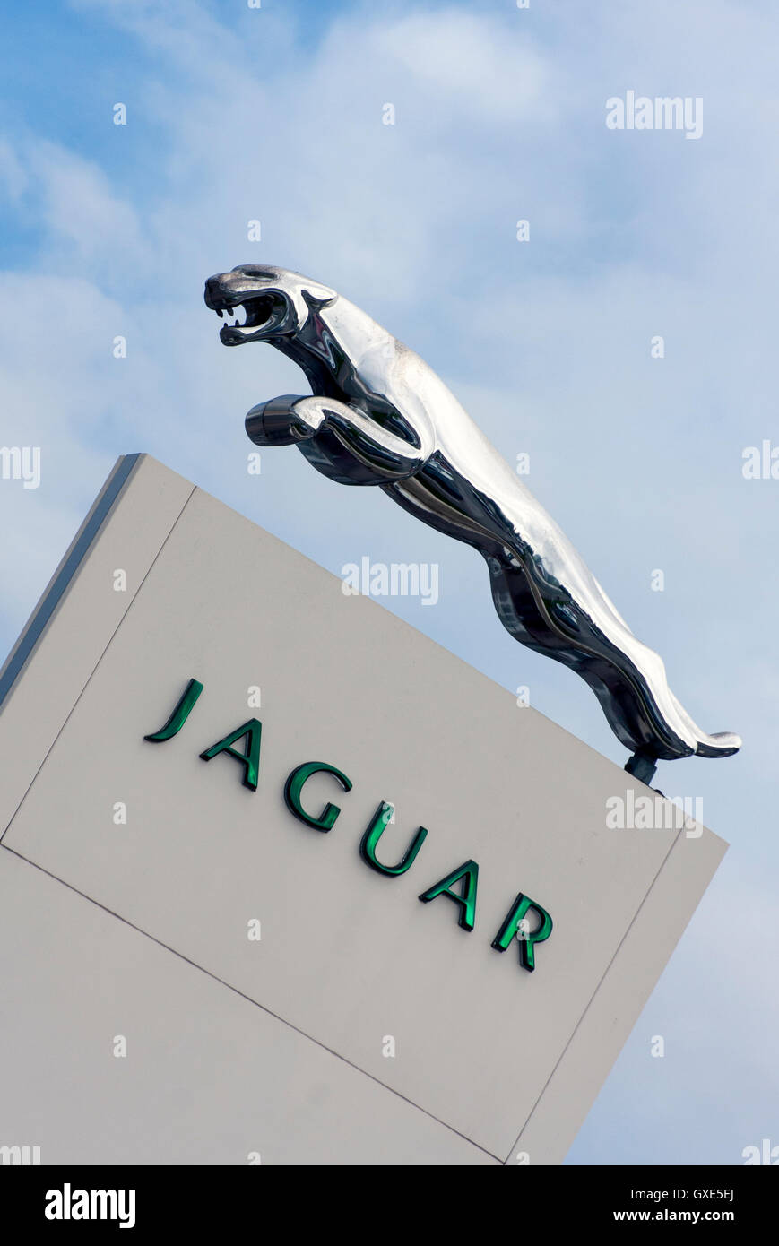 Jaguar sign hi-res stock photography and images - Alamy