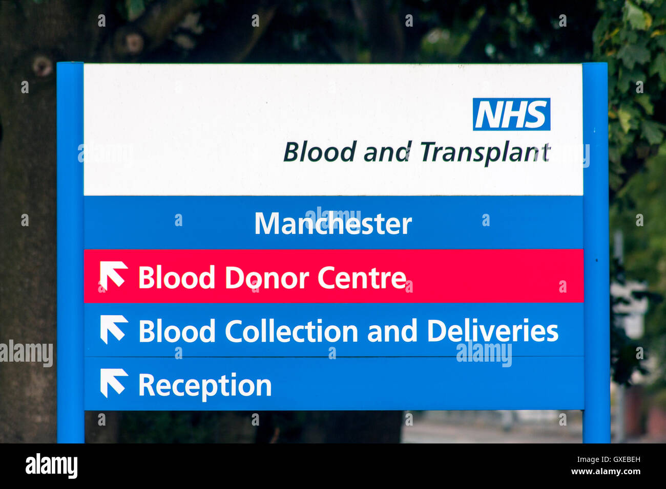 Nhs sign hi-res stock photography and images - Alamy