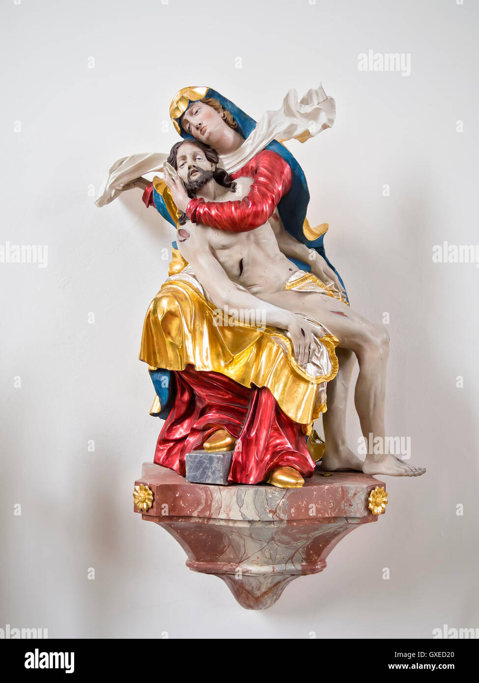 Statue of Maria with Jesus Stock Photo - Alamy
