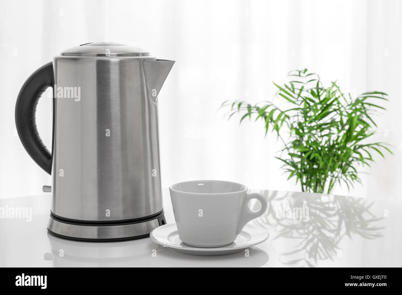 Electric kettle hi-res stock photography and images - Alamy