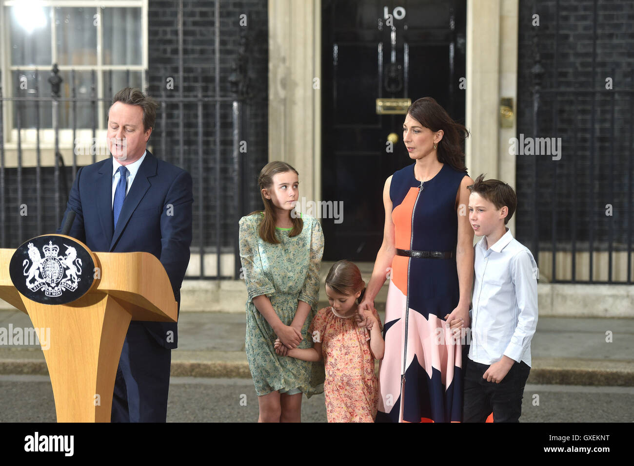 David Cameron resigns as Theresa May is appointed new Prime Minister at ...