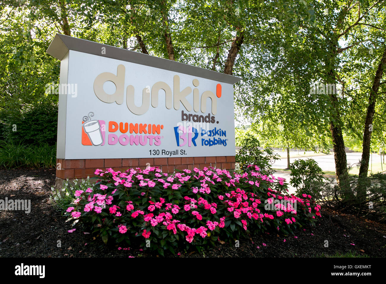 Dunkin donuts logo hi-res stock photography and images - Alamy
