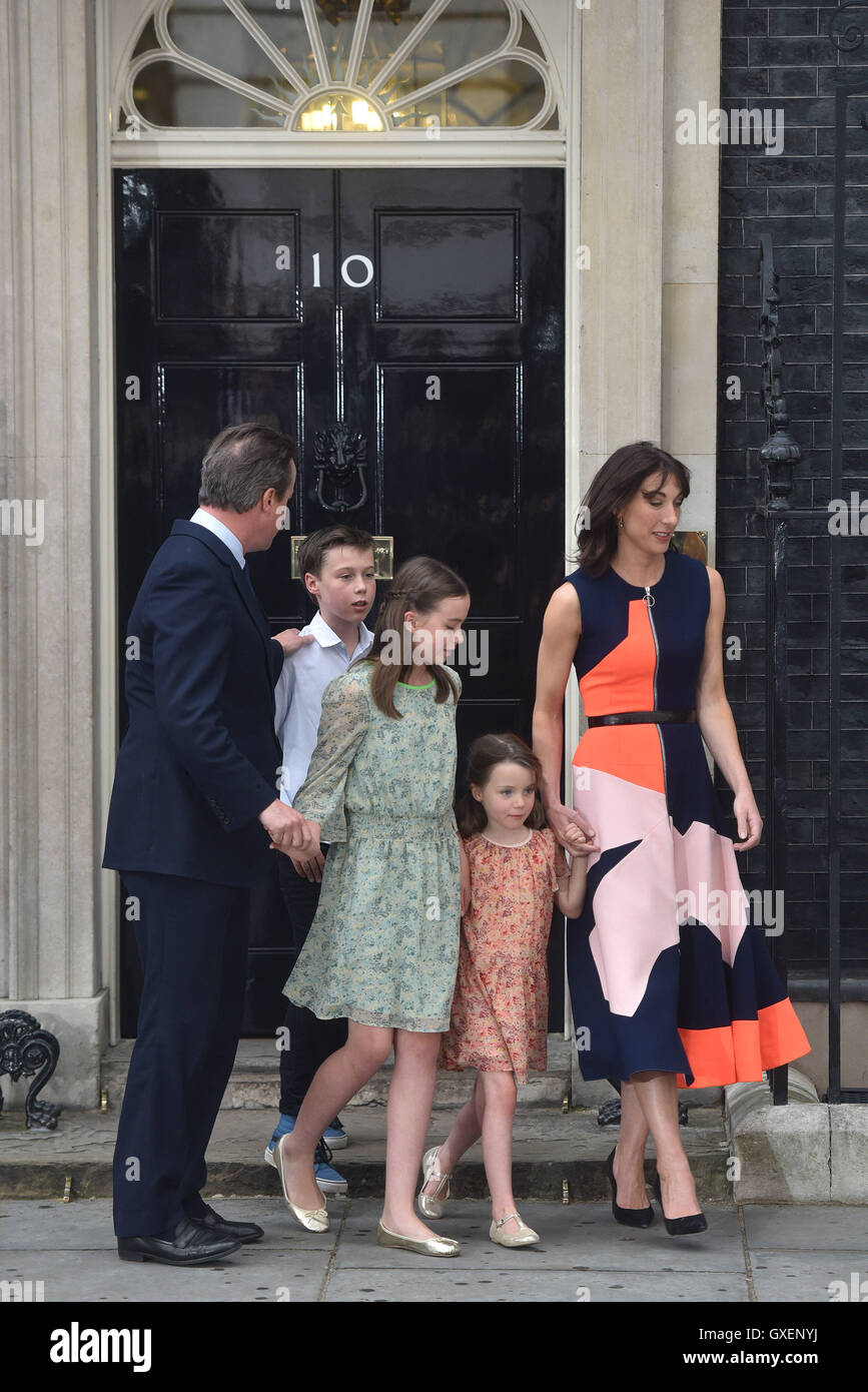 David Cameron resigns as Theresa May is appointed new Prime Minister at ...