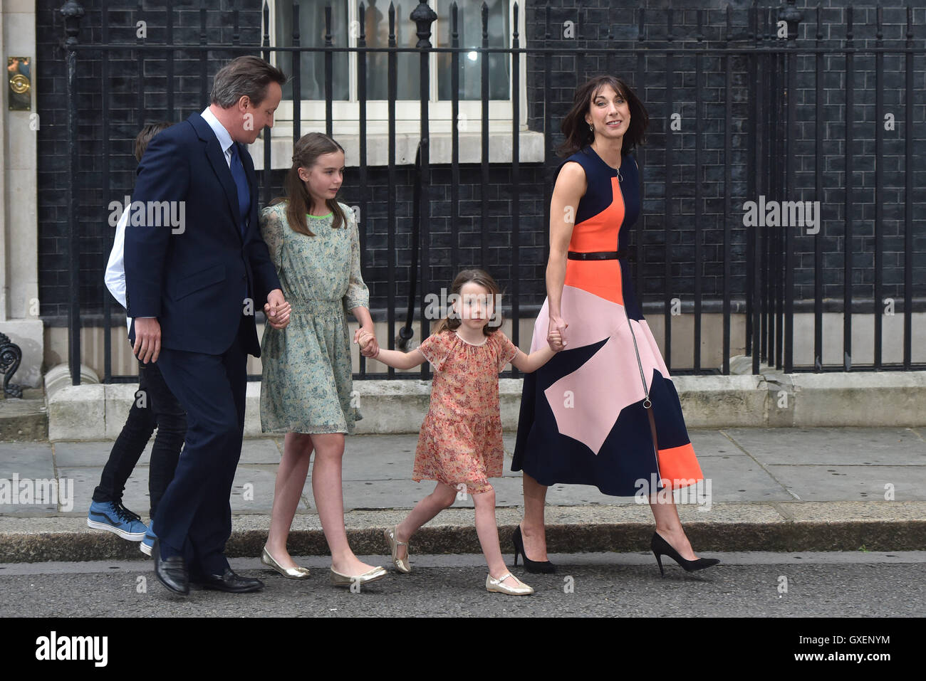 David Cameron resigns as Theresa May is appointed new Prime Minister at ...