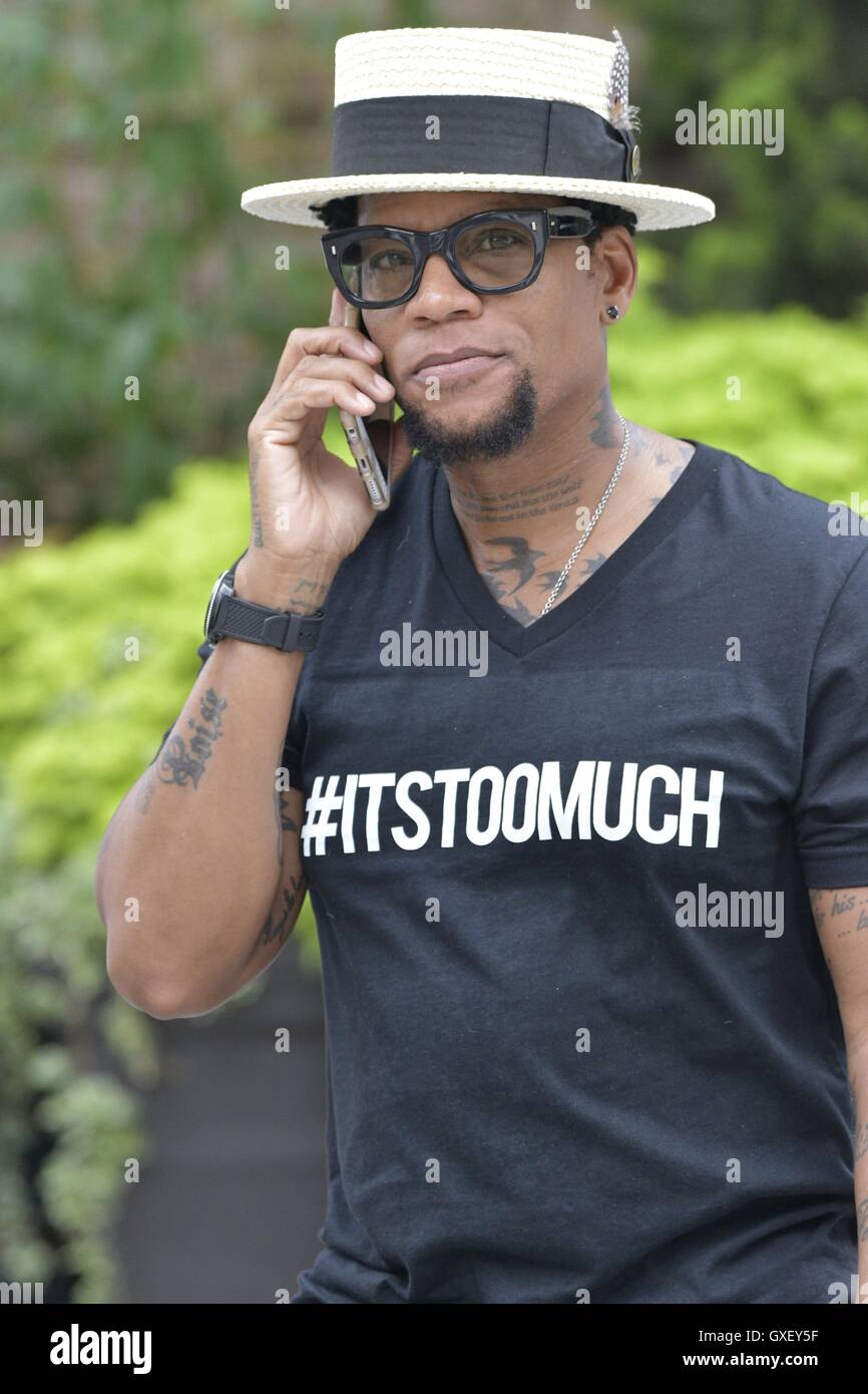 DL Hughley conducts an interview in the Tribeca neighborhood of Lower ...