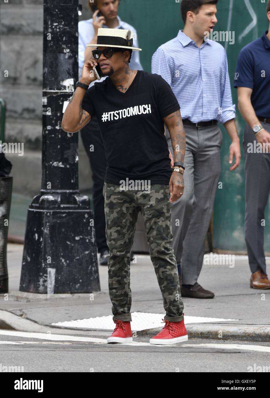 DL Hughley conducts an interview in the Tribeca neighborhood of Lower ...