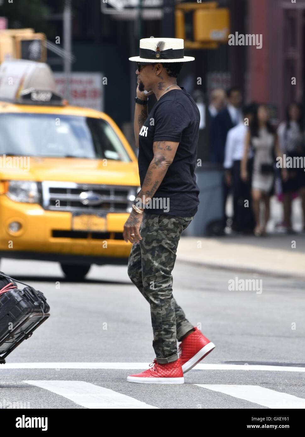 DL Hughley conducts an interview in the Tribeca neighborhood of Lower ...