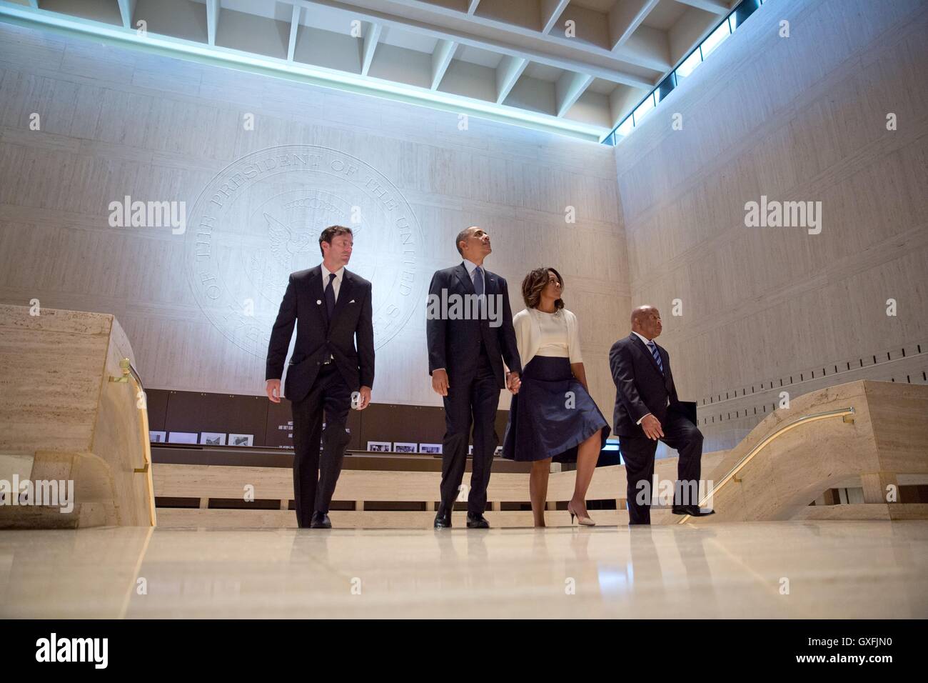 Barack obama presidential library hi-res stock photography and images ...