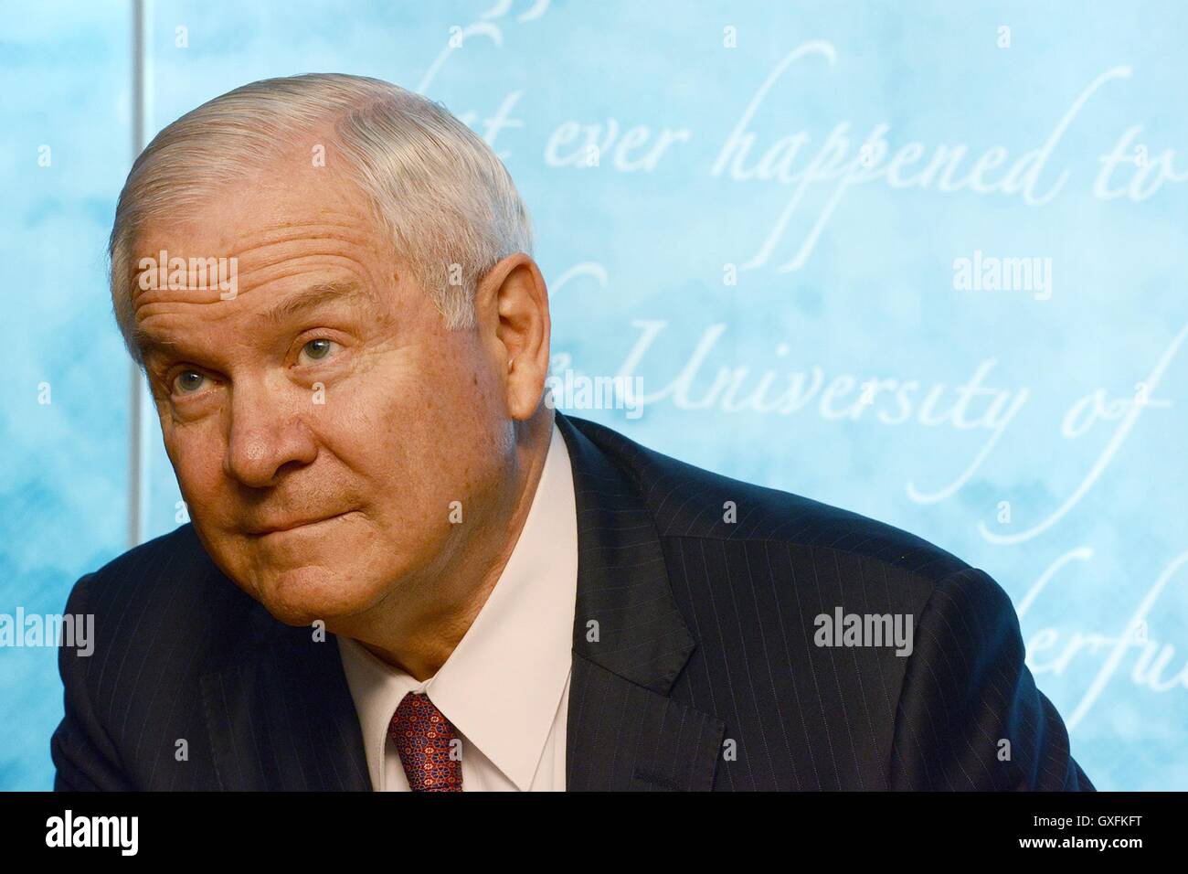 Dr robert gates hi-res stock photography and images - Alamy