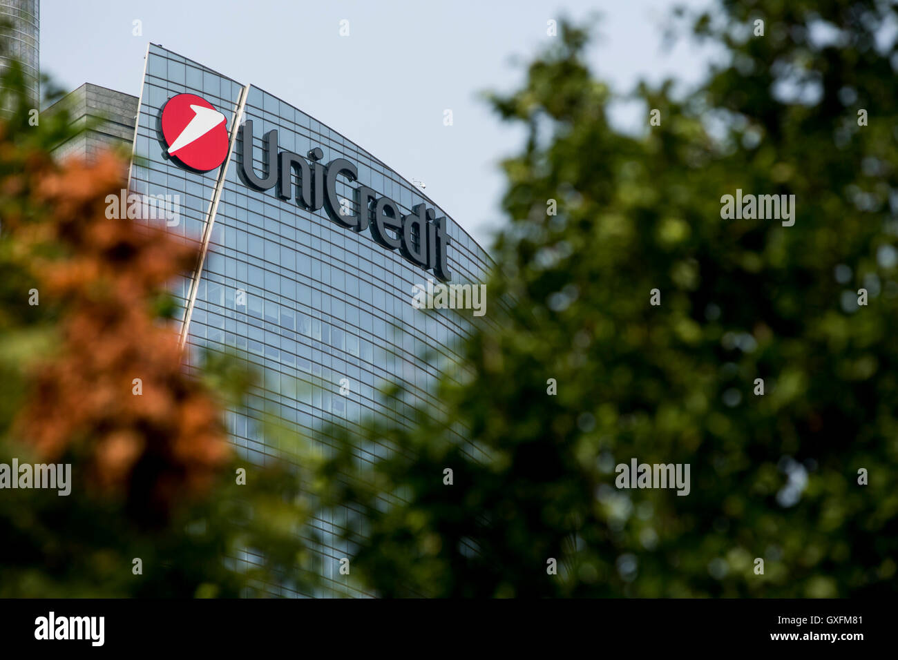 Sign logo unicredit group in hi-res stock photography and images - Alamy