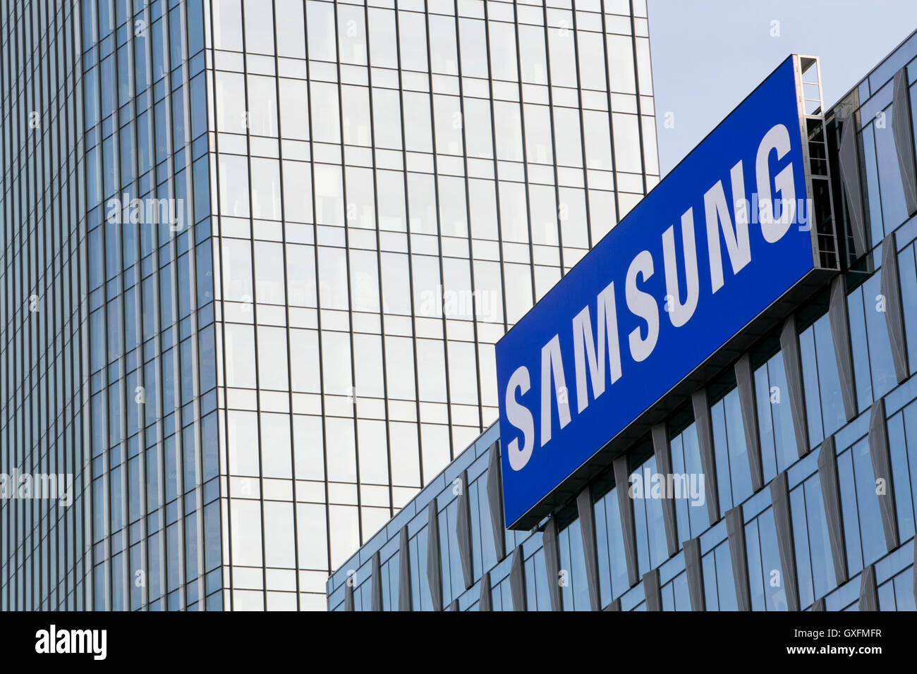 The samsung group hi-res stock photography and images - Alamy