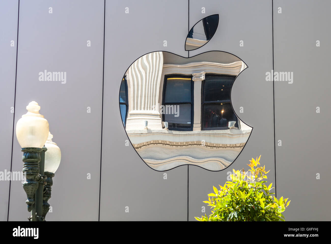 Apple campus sign hi-res stock photography and images - Alamy