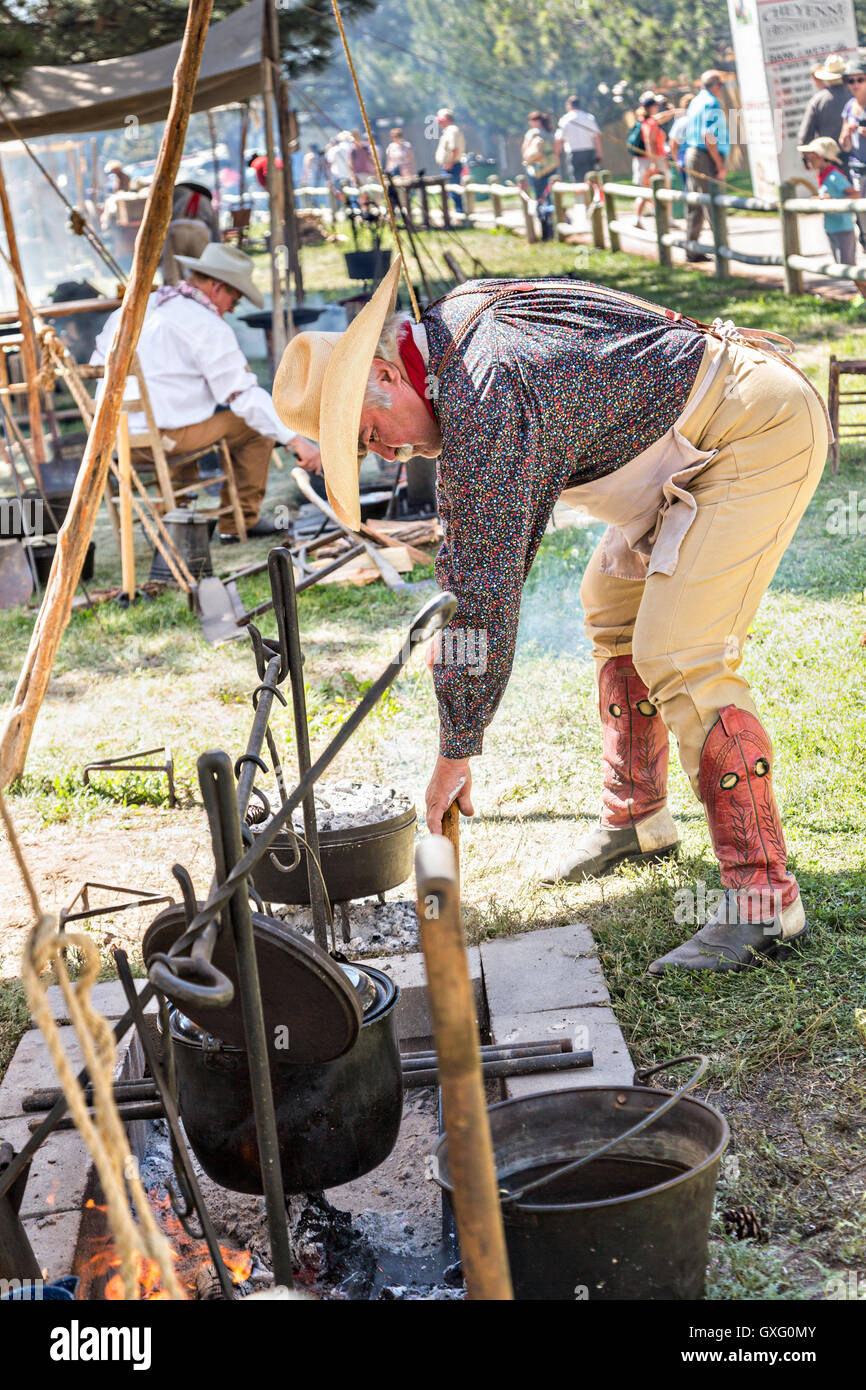 Chuck wagon cooking hi-res stock photography and images - Alamy