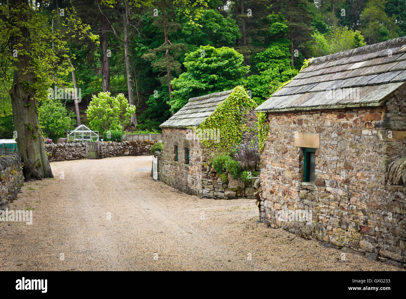 Natural stone hut hi-res stock photography and images - Alamy