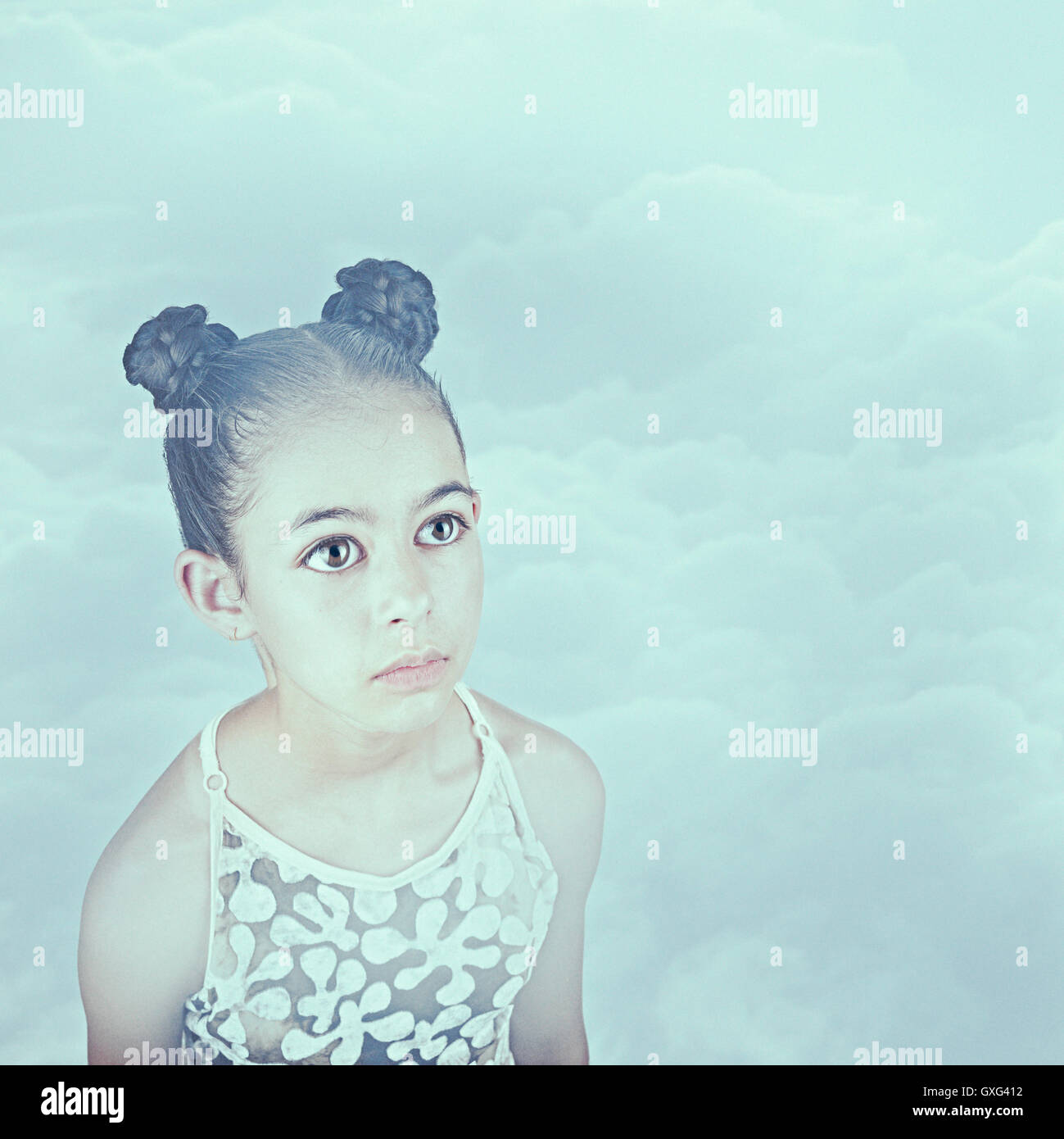 Girl painting cloud hi-res stock photography and images - Alamy