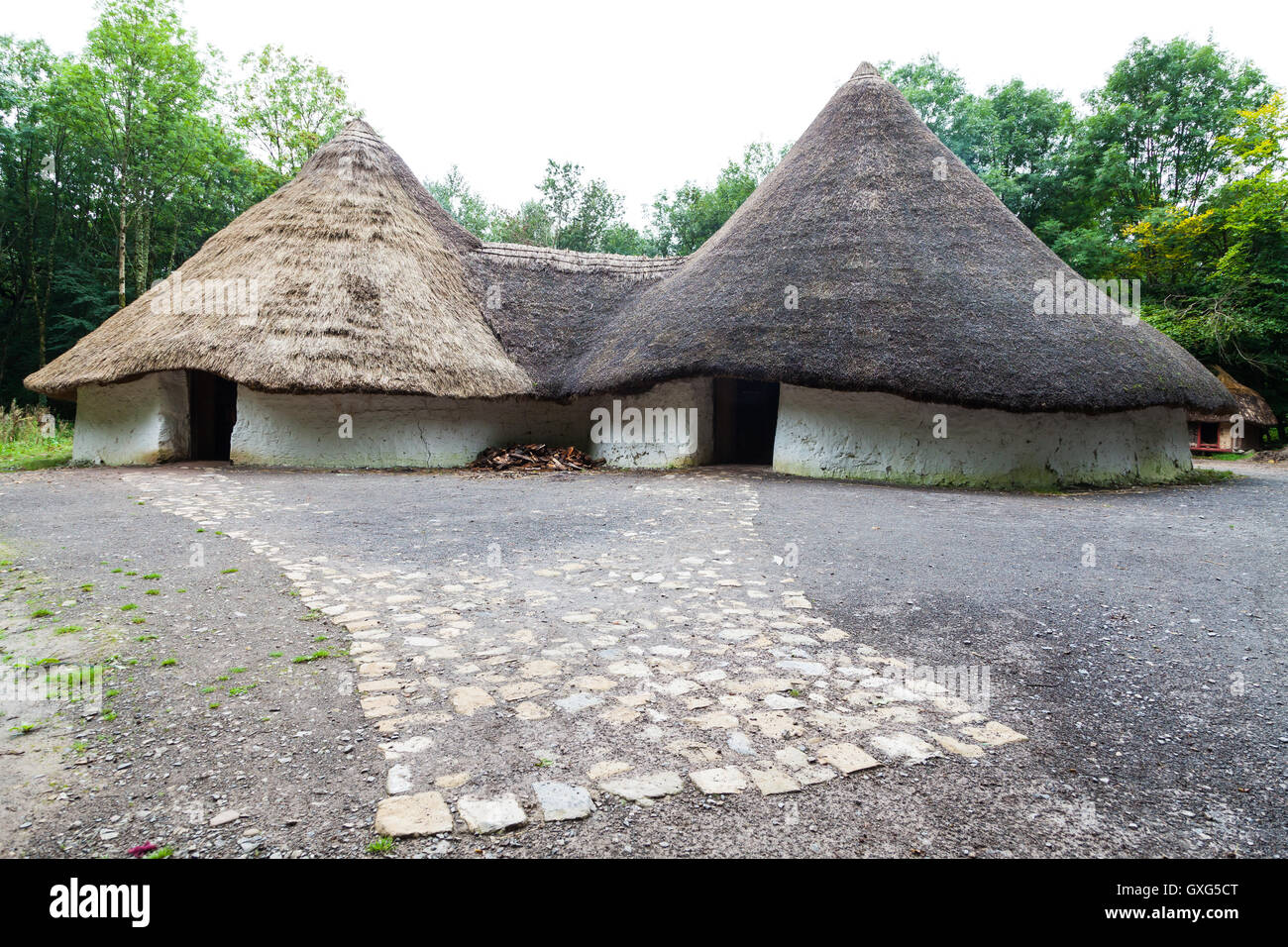 Roundhouses hi-res stock photography and images - Alamy