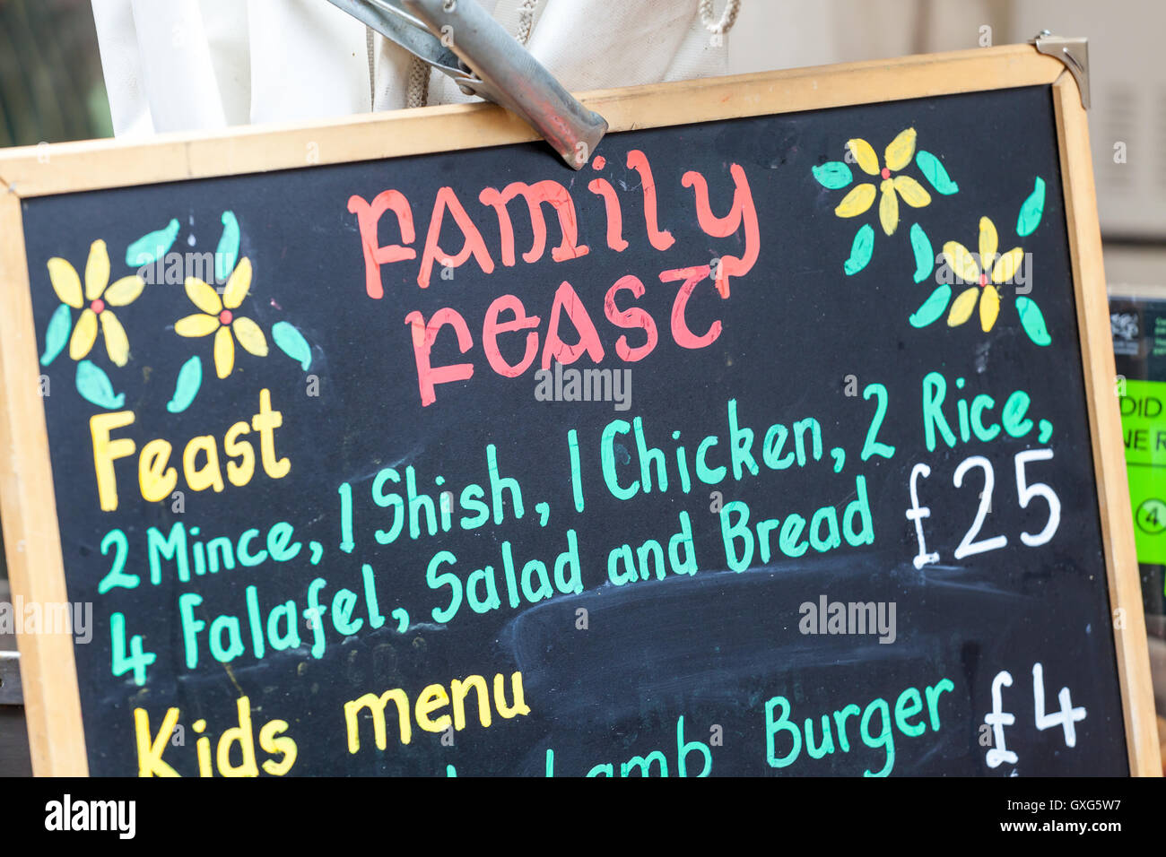 Family feast hi-res stock photography and images - Alamy