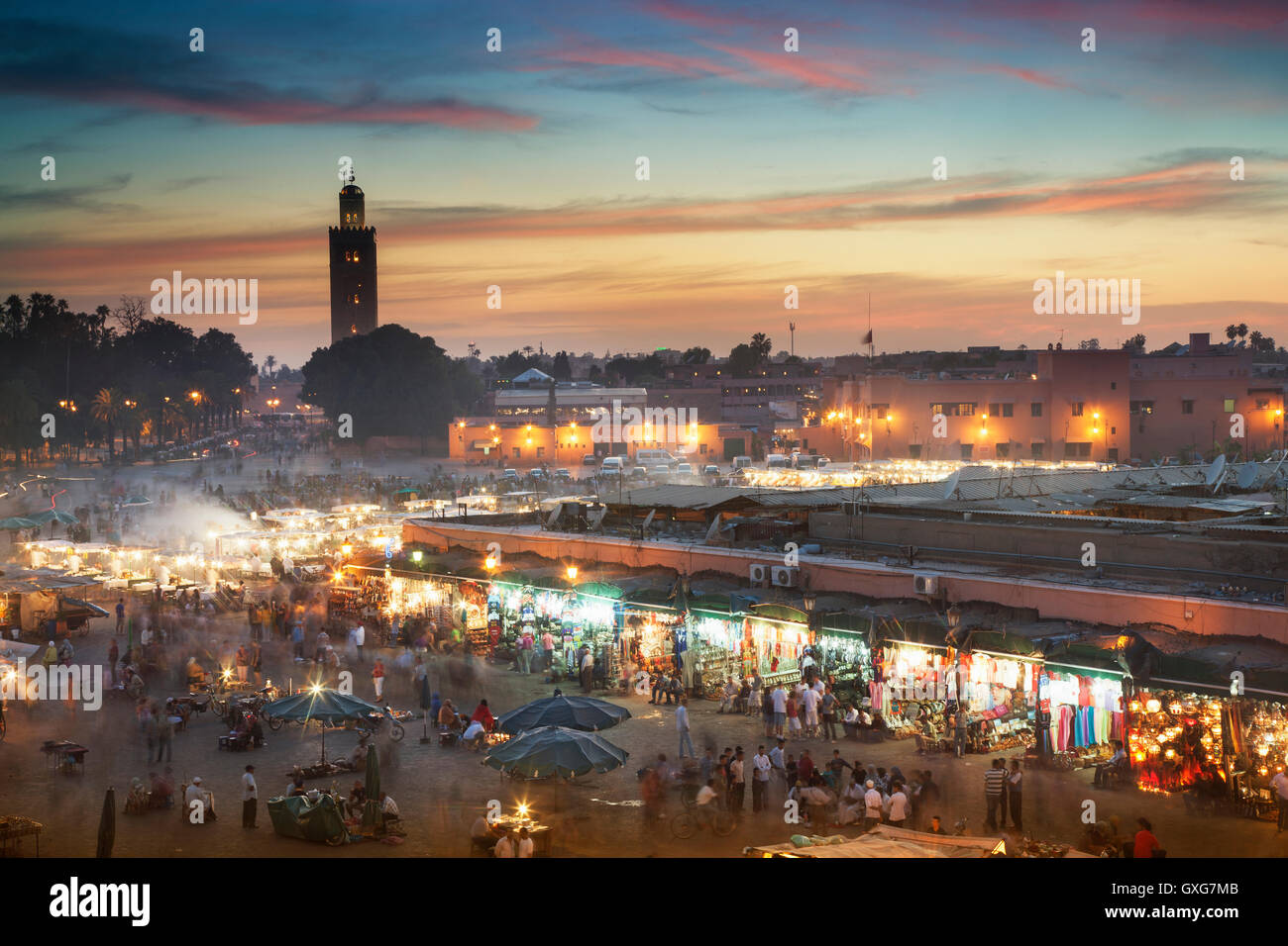 Crowd at night in Jamaa el Fna Square, Marrakesh, Morocco Stock Photo ...