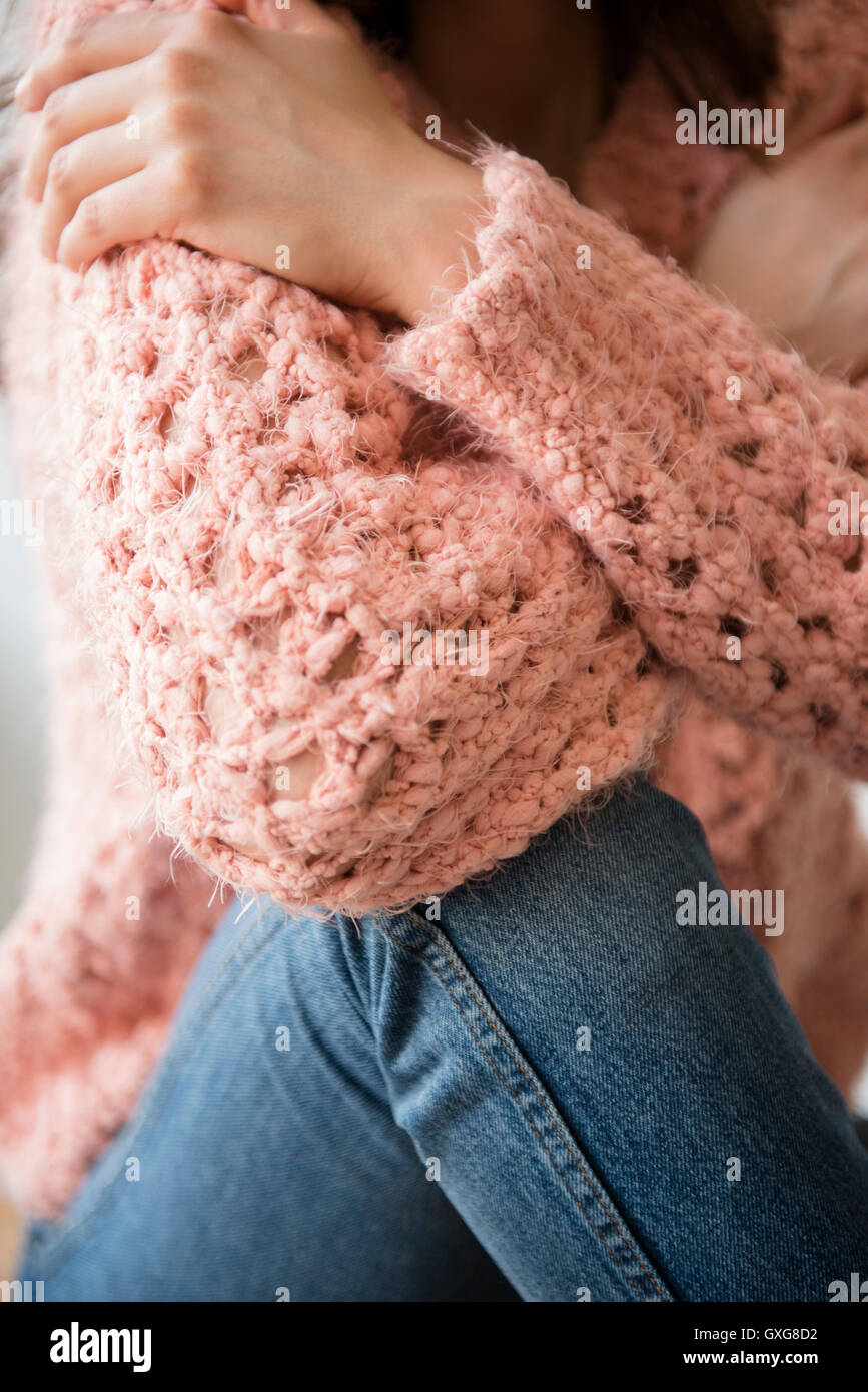 Latina woman wearing jeans hi-res stock photography and images - Alamy