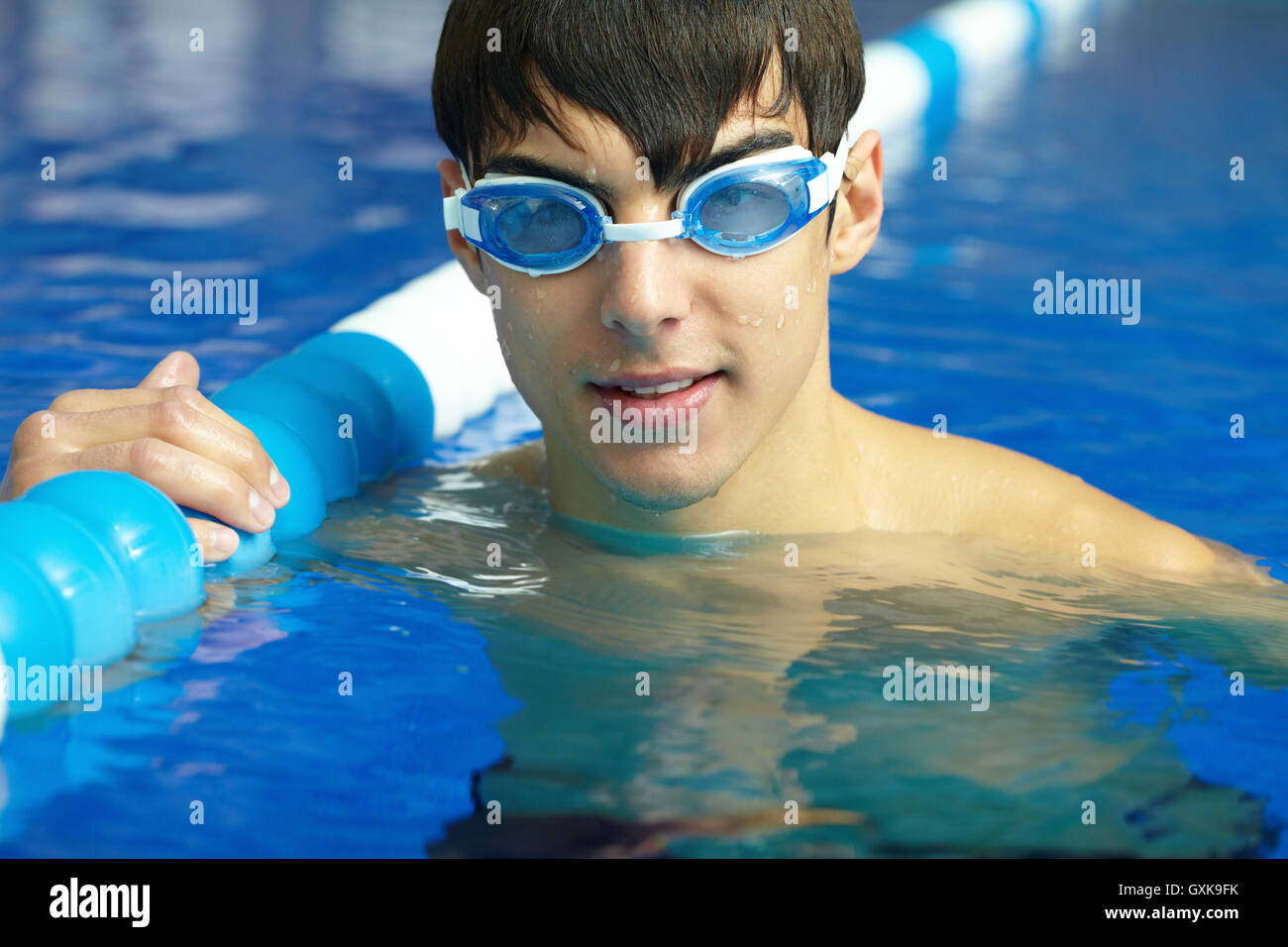 Teen swimming underwater hi-res stock photography and images - Alamy