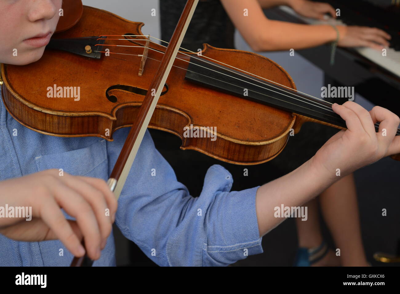 violin, classic music concert Stock Photo - Alamy