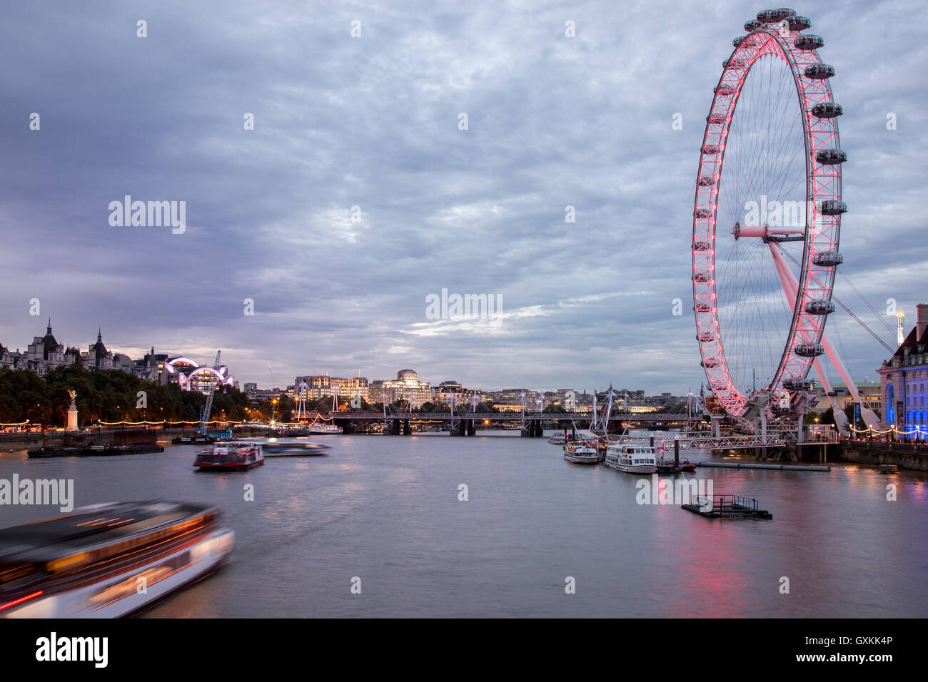 London evening sunset bus hi-res stock photography and images - Alamy