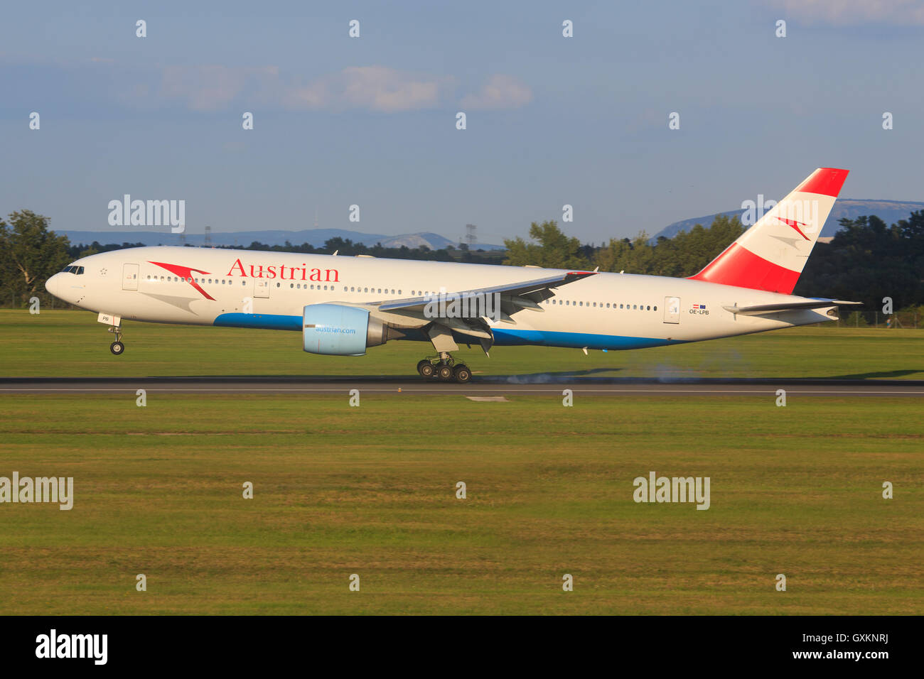 Boeing 777 9 hi-res stock photography and images - Alamy